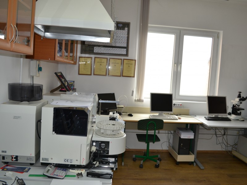 Laboratorët në shërbim të studentëve të Universitetit të Gjakovës ...
