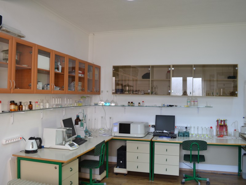Laboratorët në shërbim të studentëve të Universitetit të Gjakovës ...